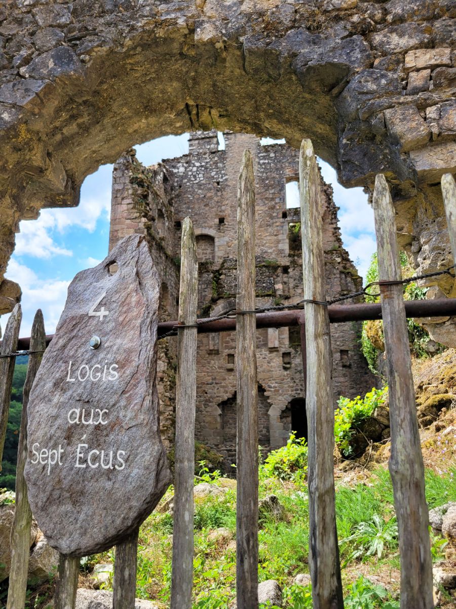 Les Tours de Merle - Châteaux à Saint-Geniez-ô-Merle - Guide de la Corrèze