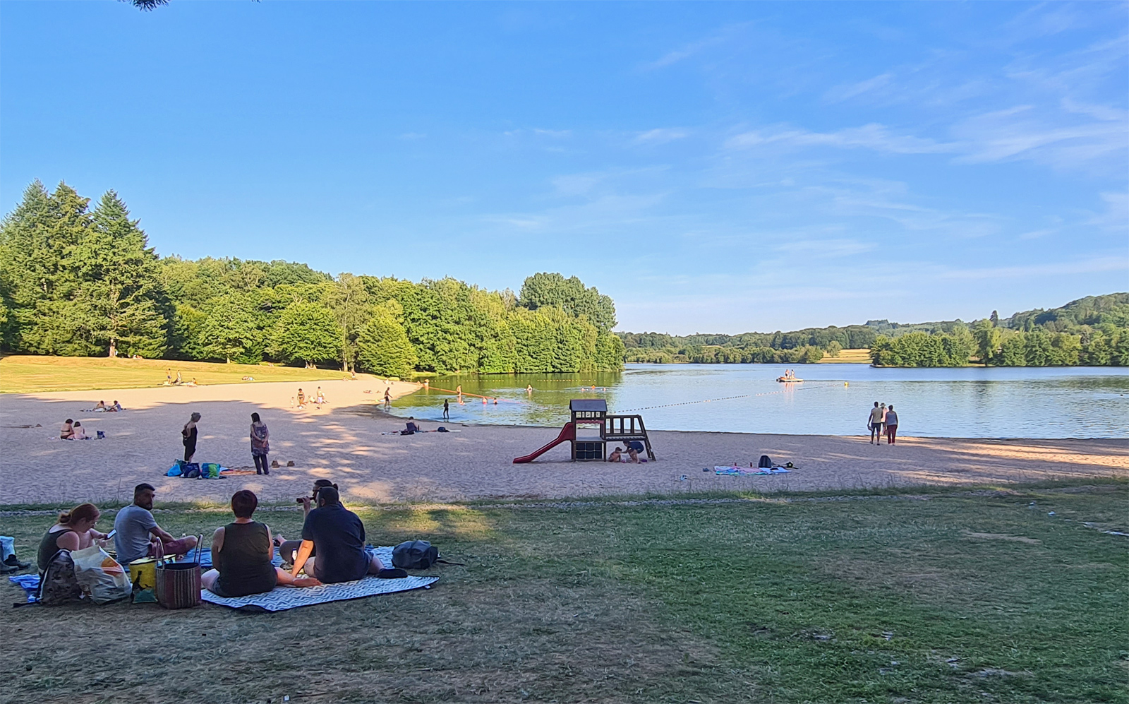 Lac du Coiroux - Sites Naturels / Parcs Naturels à Aubazine - Guide de ...